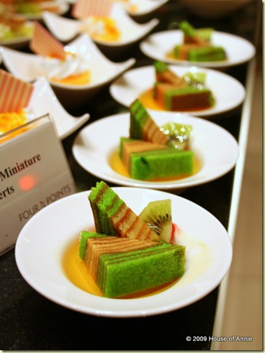 Foodbuzz 24, 24, 24: The Making of a Sarawak Layer Cake | House of Annie